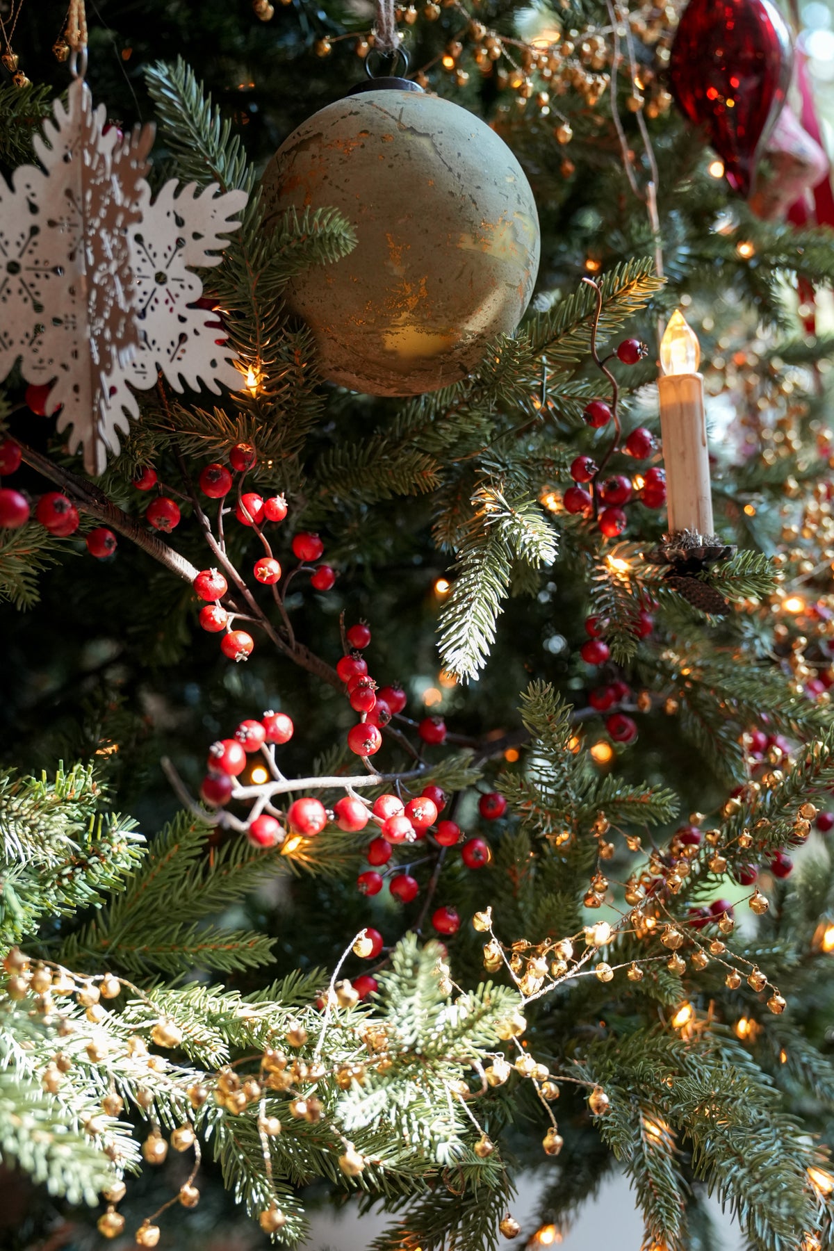 Berry Garland – Ashley Childers